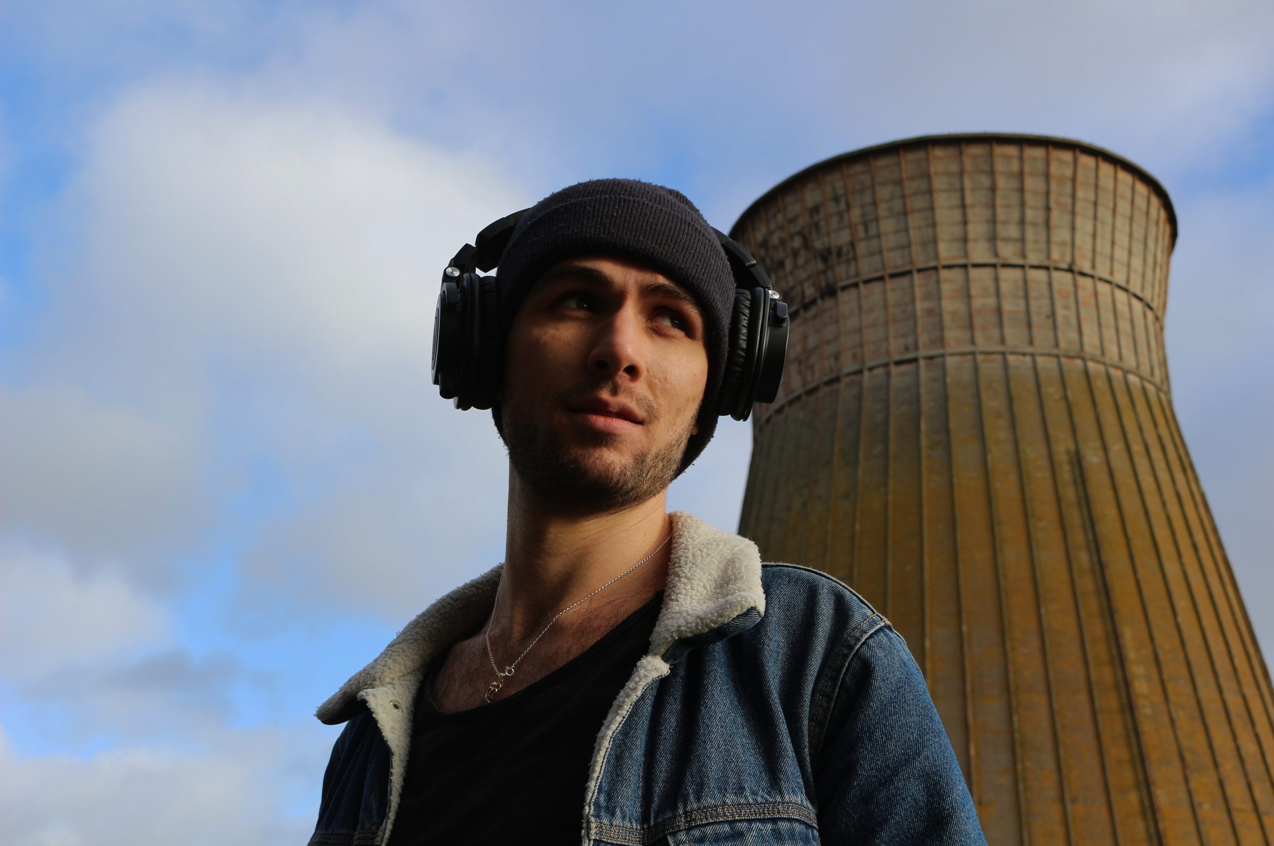 Avec « Twelve », le son d'Alex Rec monte en puissance - Balance ta prog